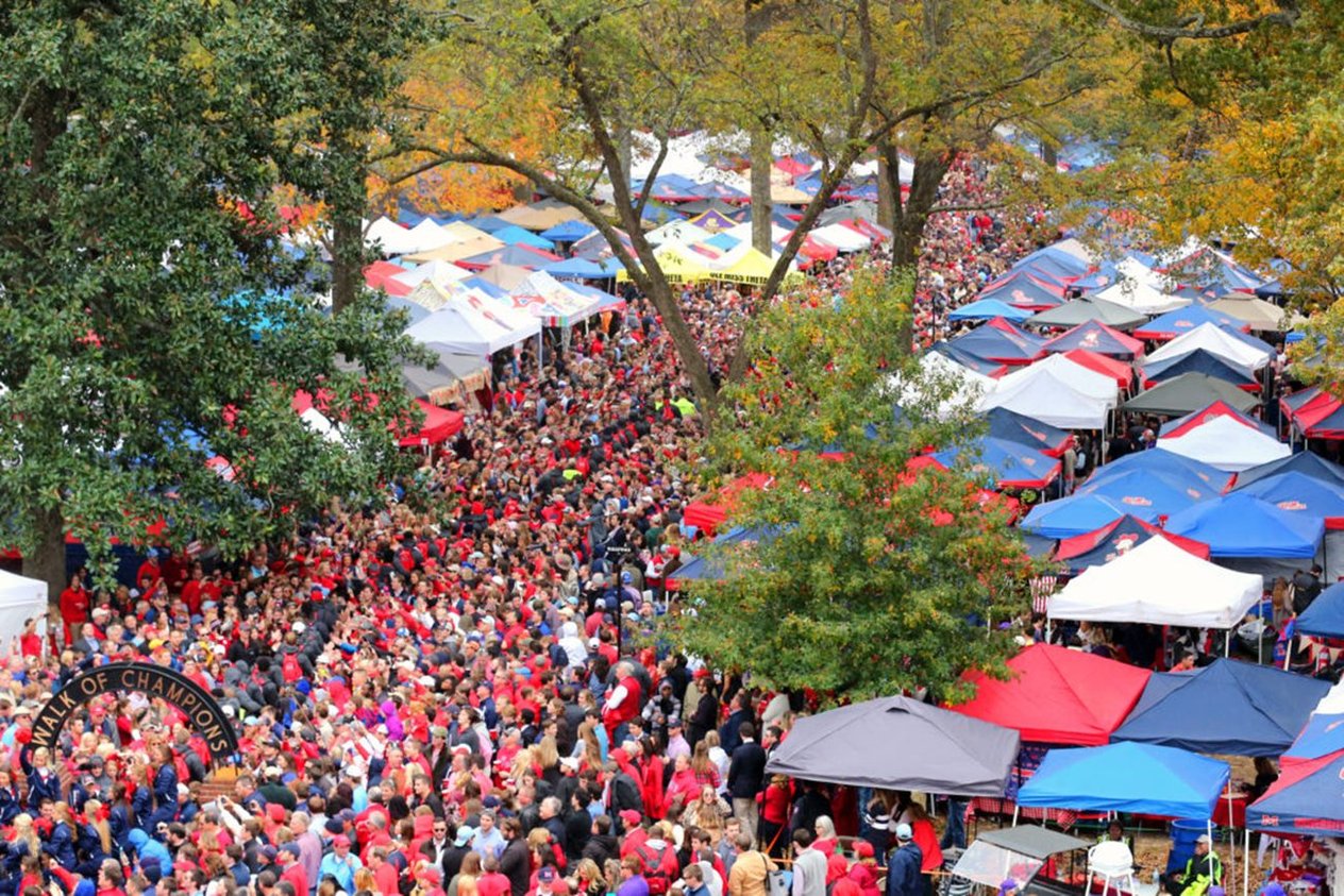 The Ultimate Guide to Tailgating: Celebrating the Game Day Culture